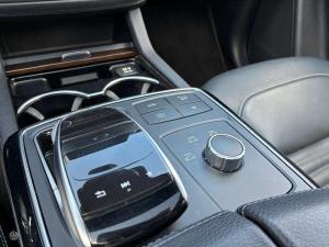 Blue Mercedes-Benz GLE 350 2017 in Vilnius, with an engine capacity of 2.99 L and mileage of 81 thousand km for 34900 €, photo 23 on AUTOMOTO.COM.LV