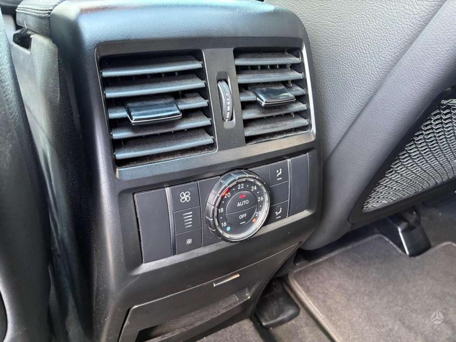 Blue Mercedes-Benz GLE 350 2017 in Vilnius, with an engine capacity of 2.99 L and mileage of 81 thousand km for 34900 €, photo 24 on AUTOMOTO.COM.LV