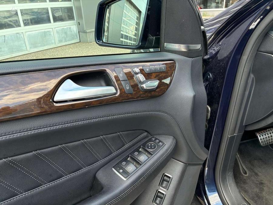 Blue Mercedes-Benz GLE 350 2017 in Vilnius, with an engine capacity of 2.99 L and mileage of 81 thousand km for 34900 €, photo 26 on AUTOMOTO.COM.LV
