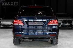 Zils Mercedes-Benz GLE 350 2018 Rīga, ar dzinēja tilpumu 3.00 L un nobraukumu 171 tūkst. km par 27950 €, foto 5 vietnē AUTOMOTO.COM.LV