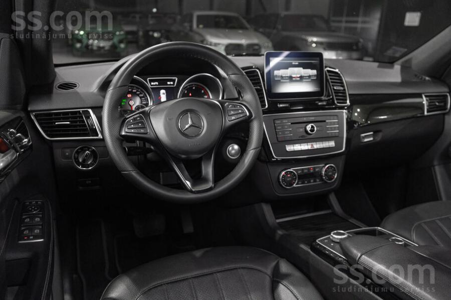 Zils Mercedes-Benz GLE 350 2018 Rīga, ar dzinēja tilpumu 3.00 L un nobraukumu 171 tūkst. km par 27950 €, foto 12 vietnē AUTOMOTO.COM.LV