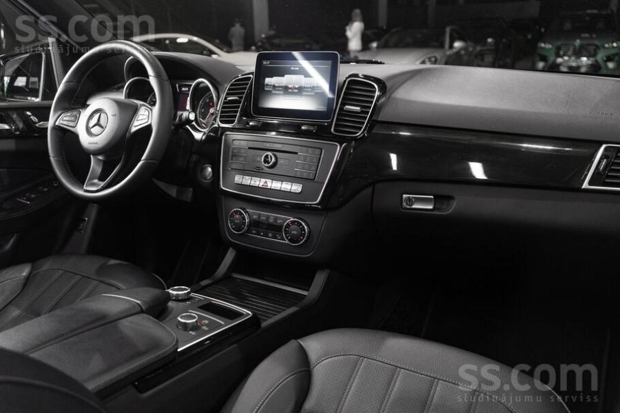 Zils Mercedes-Benz GLE 350 2018 Rīga, ar dzinēja tilpumu 3.00 L un nobraukumu 171 tūkst. km par 27950 €, foto 14 vietnē AUTOMOTO.COM.LV