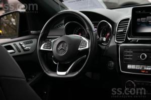 Zils Mercedes-Benz GLE 350 2018 Tukums, ar dzinēja tilpumu 3.00 L un nobraukumu 120 tūkst. km par 34490 €, foto 14 vietnē AUTOMOTO.COM.LV