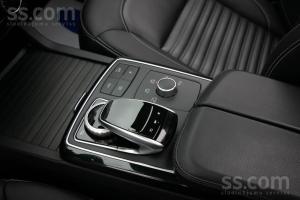 Zils Mercedes-Benz GLE 350 2018 Rīga, ar dzinēja tilpumu 3.00 L un nobraukumu 124 tūkst. km par 28900 €, foto 8 vietnē AUTOMOTO.COM.LV