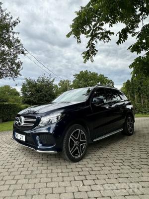 Синий Мерседес ГЛE 350 2018 в Цесис, объемом двигателя 3.00 л и пробегом 165 тыс. км за 24500 €, фото 3 на AUTOMOTO.COM.LV