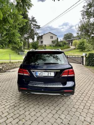 Синий Мерседес ГЛE 350 2018 в Цесис, объемом двигателя 3.00 л и пробегом 165 тыс. км за 24500 €, фото 7 на AUTOMOTO.COM.LV