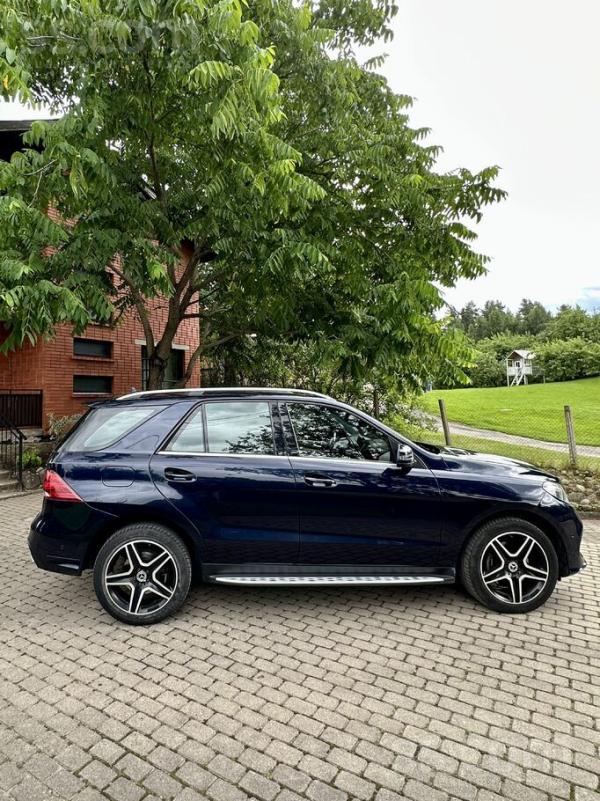 Zils Mercedes-Benz GLE 350 2018 Cēsis, ar dzinēja tilpumu 3.00 L un nobraukumu 165 tūkst. km par 24500 €, foto 8 vietnē AUTOMOTO.COM.LV