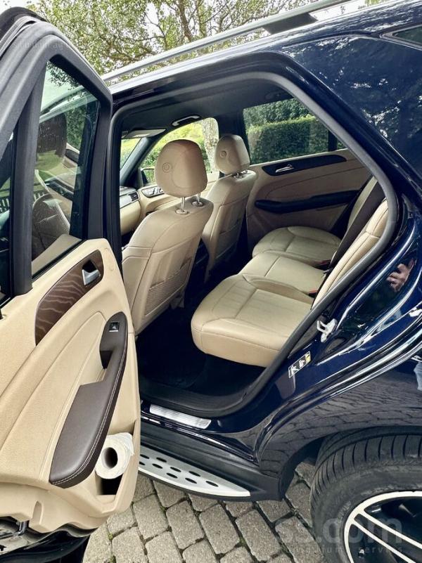 Zils Mercedes-Benz GLE 350 2018 Cēsis, ar dzinēja tilpumu 3.00 L un nobraukumu 165 tūkst. km par 24500 €, foto 10 vietnē AUTOMOTO.COM.LV