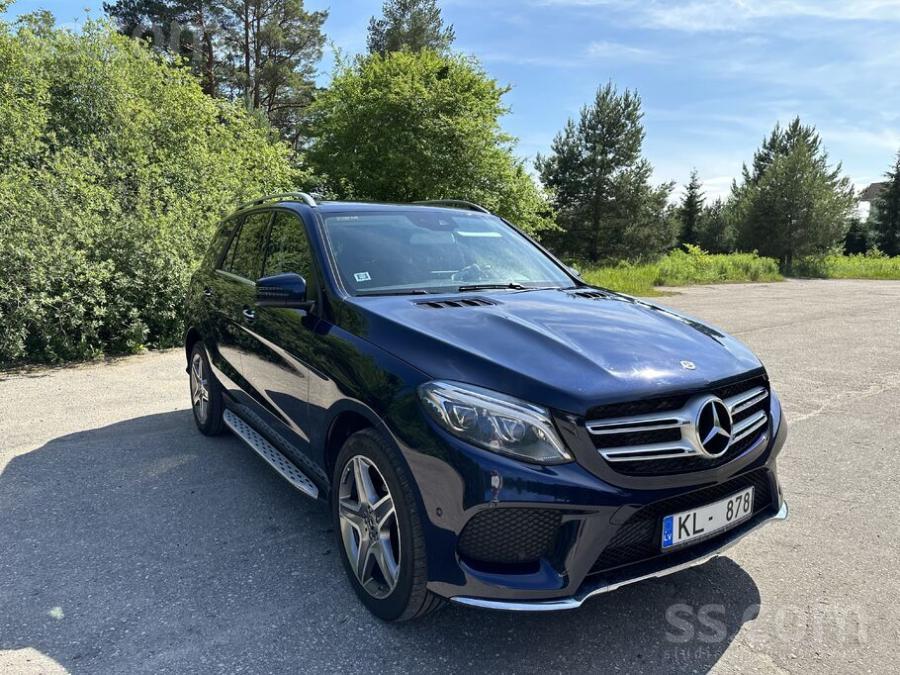 Синий Мерседес ГЛE 350 2019 в Юрмала, объемом двигателя 3.00 л и пробегом 134 тыс. км за 29500 €, фото 1 на AUTOMOTO.COM.LV