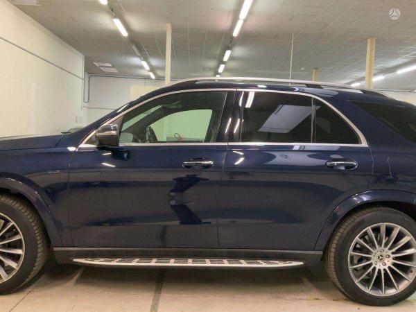 Blue Mercedes-Benz GLE 350 2021 in Vilnius, with an engine capacity of 1.95 L and mileage of 119 thousand km for 48600 €, photo 9 on AUTOMOTO.COM.LV