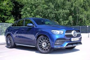 Blue Mercedes-Benz GLE 350 2021 in Vilnius, with an engine capacity of 1.95 L and mileage of 122 thousand km for 51000 €, photo 6 on AUTOMOTO.COM.LV