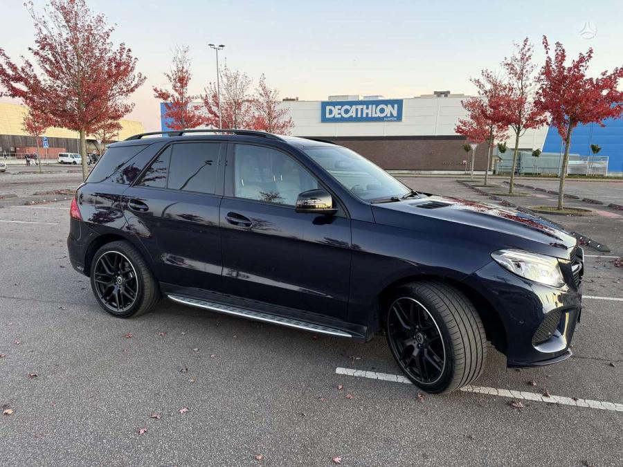 Zils Mercedes-Benz GLE 350 2016 Klaipėda, ar dzinēja tilpumu 2.99 L un nobraukumu 117 tūkst. km par 25900 €, foto 7 vietnē AUTOMOTO.COM.LV