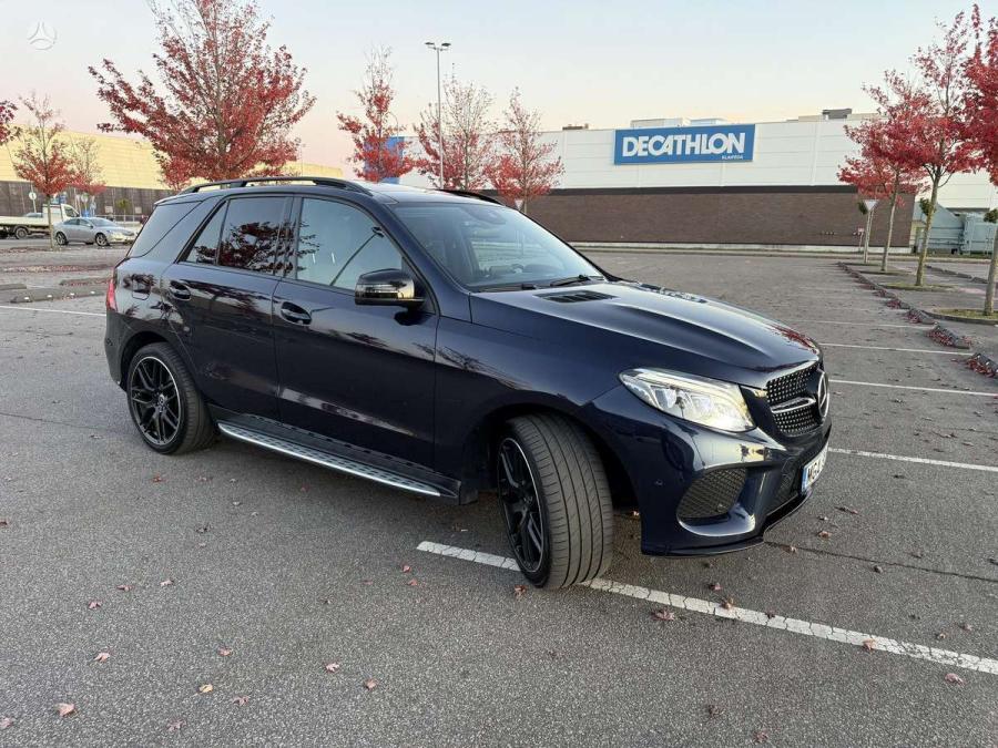 Zils Mercedes-Benz GLE 350 2016 Klaipėda, ar dzinēja tilpumu 2.99 L un nobraukumu 117 tūkst. km par 25900 €, foto 10 vietnē AUTOMOTO.COM.LV