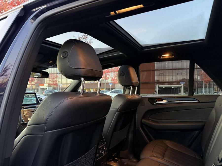Zils Mercedes-Benz GLE 350 2016 Klaipėda, ar dzinēja tilpumu 2.99 L un nobraukumu 117 tūkst. km par 25900 €, foto 19 vietnē AUTOMOTO.COM.LV
