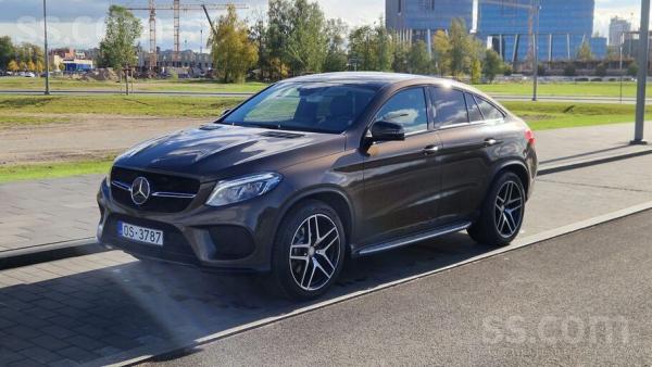 Коричневый Мерседес ГЛE 350 2016 в Рига, объемом двигателя 3.00 л и пробегом 210 тыс. км за 25500 €, фото 1 на AUTOMOTO.COM.LV