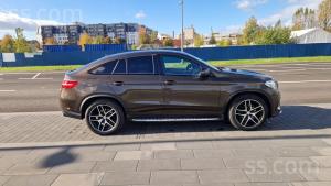 Коричневый Мерседес ГЛE 350 2016 в Рига, объемом двигателя 3.00 л и пробегом 210 тыс. км за 25500 €, фото 5 на AUTOMOTO.COM.LV