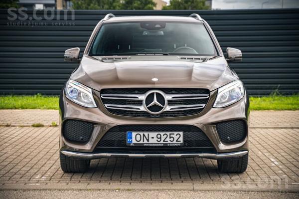 Brūns Mercedes-Benz GLE 350 2016 Rīga, ar dzinēja tilpumu 3.00 L un nobraukumu 183 tūkst. km par 22990 €, foto 2 vietnē AUTOMOTO.COM.LV