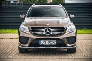 Коричневый Мерседес ГЛE 350 2016 в Рига, объемом двигателя 3.00 л и пробегом 183 тыс. км за 22990 €, фото 3 на AUTOMOTO.COM.LV