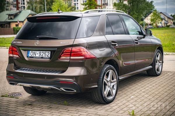 Brūns Mercedes-Benz GLE 350 2016 Rīga, ar dzinēja tilpumu 3.00 L un nobraukumu 183 tūkst. km par 22990 €, foto 4 vietnē AUTOMOTO.COM.LV