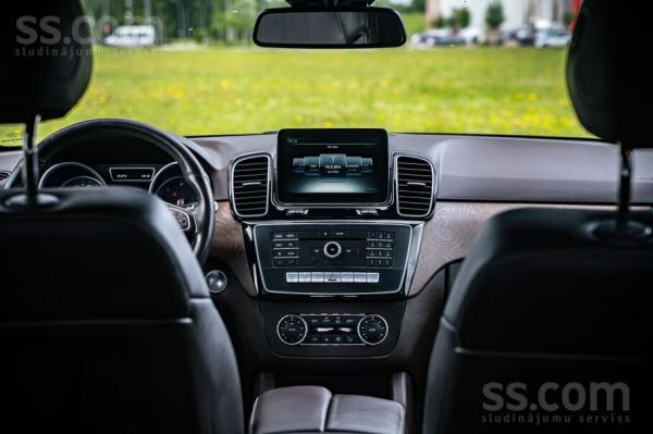 Brūns Mercedes-Benz GLE 350 2016 Rīga, ar dzinēja tilpumu 3.00 L un nobraukumu 183 tūkst. km par 22990 €, foto 7 vietnē AUTOMOTO.COM.LV