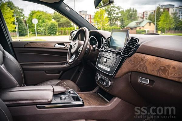 Brūns Mercedes-Benz GLE 350 2016 Rīga, ar dzinēja tilpumu 3.00 L un nobraukumu 183 tūkst. km par 22990 €, foto 10 vietnē AUTOMOTO.COM.LV