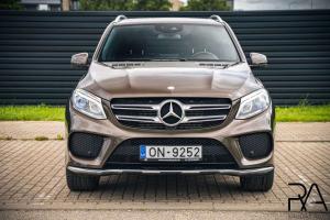 Brūns Mercedes-Benz GLE 350 2016 Rīga, ar dzinēja tilpumu 2.99 L un nobraukumu 183 tūkst. km par 22990 €, foto 3 vietnē AUTOMOTO.COM.LV