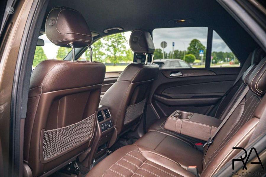 Brūns Mercedes-Benz GLE 350 2016 Rīga, ar dzinēja tilpumu 2.99 L un nobraukumu 183 tūkst. km par 22990 €, foto 26 vietnē AUTOMOTO.COM.LV
