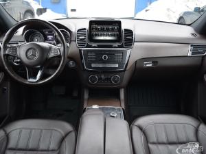 Brūns Mercedes-Benz GLE 350 2018 Rīga, ar dzinēja tilpumu 3.00 L un nobraukumu 210 tūkst. km par 26900 €, foto 4 vietnē AUTOMOTO.COM.LV
