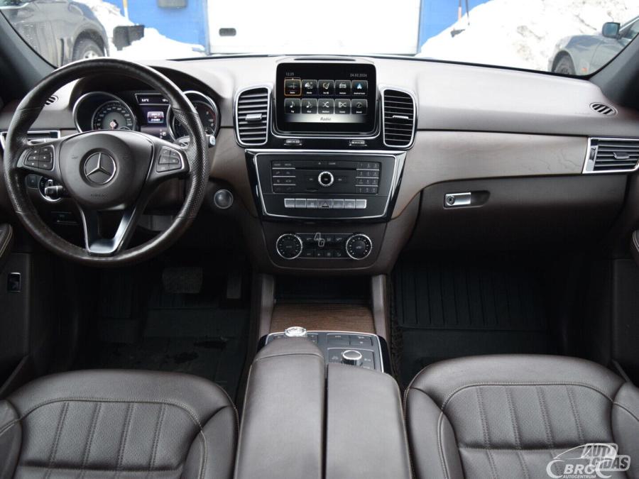 Brūns Mercedes-Benz GLE 350 2018 Rīga, ar dzinēja tilpumu 3.00 L un nobraukumu 210 tūkst. km par 26900 €, foto 4 vietnē AUTOMOTO.COM.LV