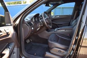 Brown Mercedes-Benz GLE 350 2018 in Riga, with an engine capacity of 3.00 L and mileage of 210 thousand km for 24900 €, photo 4 on AUTOMOTO.COM.LV