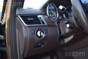 Brown Mercedes-Benz GLE 350 2018 in Riga, with an engine capacity of 3.00 L and mileage of 210 thousand km for 24900 €, photo 5 on AUTOMOTO.COM.LV
