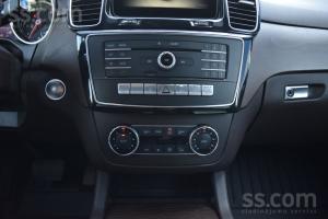Brown Mercedes-Benz GLE 350 2018 in Riga, with an engine capacity of 3.00 L and mileage of 210 thousand km for 24900 €, photo 14 on AUTOMOTO.COM.LV
