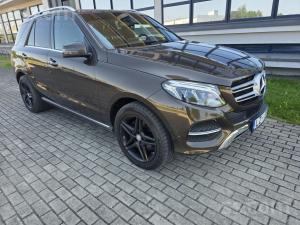 Brown Mercedes-Benz GLE 350 2018 in Riga, with an engine capacity of 3.00 L and mileage of 210 thousand km for 23700 €, photo 6 on AUTOMOTO.COM.LV