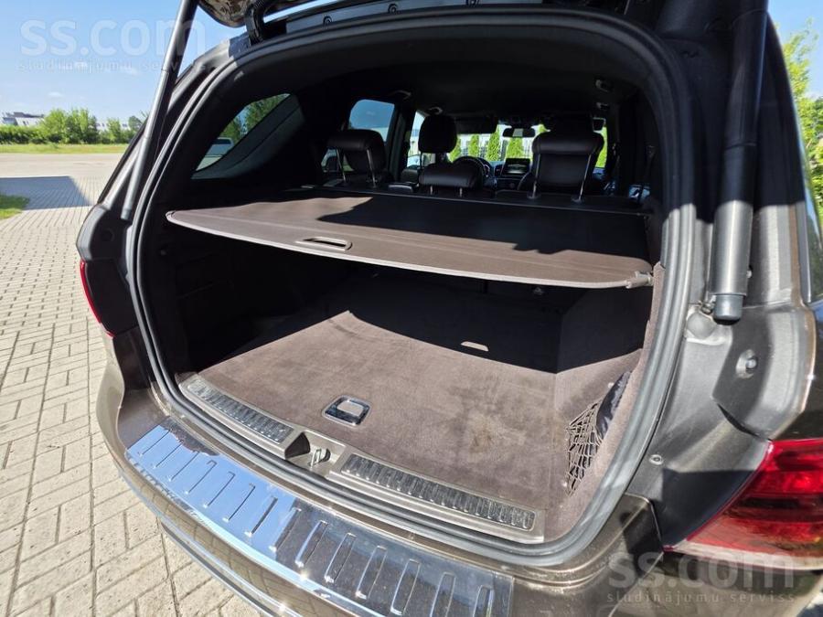 Brown Mercedes-Benz GLE 350 2018 in Riga, with an engine capacity of 3.00 L and mileage of 210 thousand km for 23700 €, photo 13 on AUTOMOTO.COM.LV