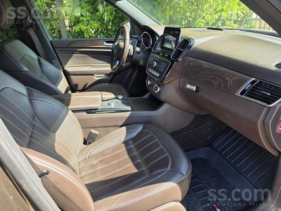Brown Mercedes-Benz GLE 350 2018 in Riga, with an engine capacity of 3.00 L and mileage of 210 thousand km for 23700 €, photo 14 on AUTOMOTO.COM.LV