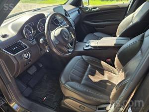 Brown Mercedes-Benz GLE 350 2018 in Riga, with an engine capacity of 3.00 L and mileage of 210 thousand km for 23700 €, photo 15 on AUTOMOTO.COM.LV