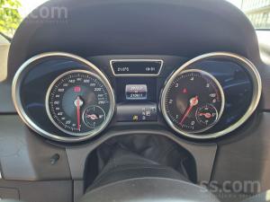 Brown Mercedes-Benz GLE 350 2018 in Riga, with an engine capacity of 3.00 L and mileage of 210 thousand km for 23700 €, photo 16 on AUTOMOTO.COM.LV