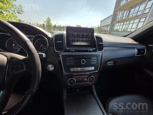 Brown Mercedes-Benz GLE 350 2018 in Riga, with an engine capacity of 3.00 L and mileage of 210 thousand km for 23700 €, photo 20 on AUTOMOTO.COM.LV