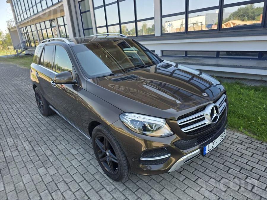 Brown Mercedes-Benz GLE 350 2018 in Riga, with an engine capacity of 3.00 L and mileage of 210 thousand km for 23700 €, photo 22 on AUTOMOTO.COM.LV