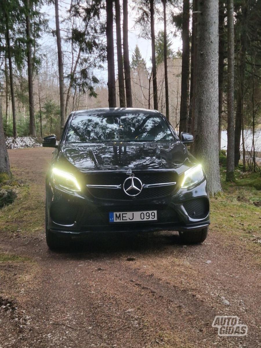 Mercedes-Benz GLE 350 2017 in Siauliai, with an engine capacity of 3.00 L and mileage of 166 thousand km for 25000 €, photo 1 on AUTOMOTO.COM.LV