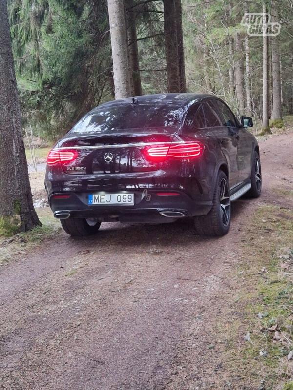 Mercedes-Benz GLE 350 2017 in Siauliai, with an engine capacity of 3.00 L and mileage of 166 thousand km for 25000 €, photo 2 on AUTOMOTO.COM.LV