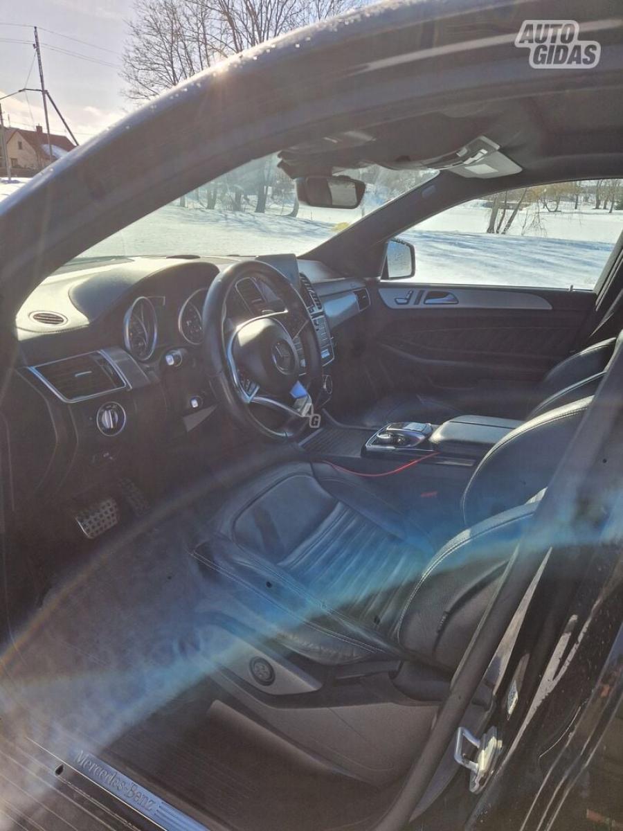 Mercedes-Benz GLE 350 2017 in Siauliai, with an engine capacity of 3.00 L and mileage of 166 thousand km for 25000 €, photo 7 on AUTOMOTO.COM.LV