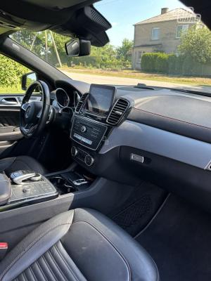 Mercedes-Benz GLE 350 2016 in Sakiai, with an engine capacity of 3.00 L and mileage of 117 thousand km for 41000 €, photo 3 on AUTOMOTO.COM.LV