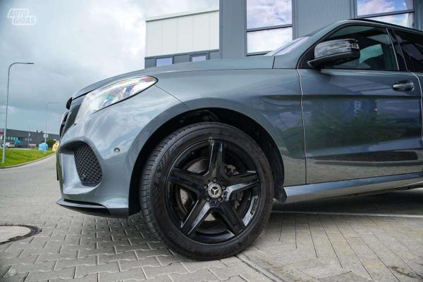 Mercedes-Benz GLE 350 2017 in Kaunas, with an engine capacity of 3.00 L and mileage of 282 thousand km for 22450 €, photo 6 on AUTOMOTO.COM.LV