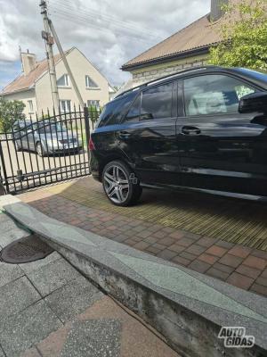 Mercedes-Benz GLE 350 2017 in Marijampole, with an engine capacity of 3.00 L and mileage of 323 thousand km for 19200 €, photo 6 on AUTOMOTO.COM.LV