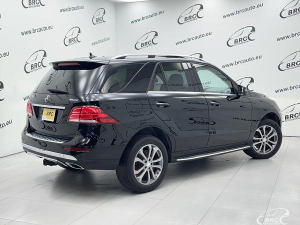 Mercedes-Benz GLE 350 2017 Viļņa vietnē Mercedes-Benz GLE 350 2017 Viļņa, ar dzinēja tilpumu 3.50 L un nobraukumu 295 tūkst. km par 14900 €, foto 3 vietnē AUTOMOTO.COM.LV