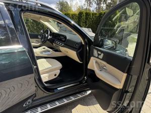 Green Mercedes-Benz GLE 350 2020 in Riga, with an engine capacity of 3.00 L and mileage of 97 thousand km for 49900 €, photo 10 on AUTOMOTO.COM.LV
