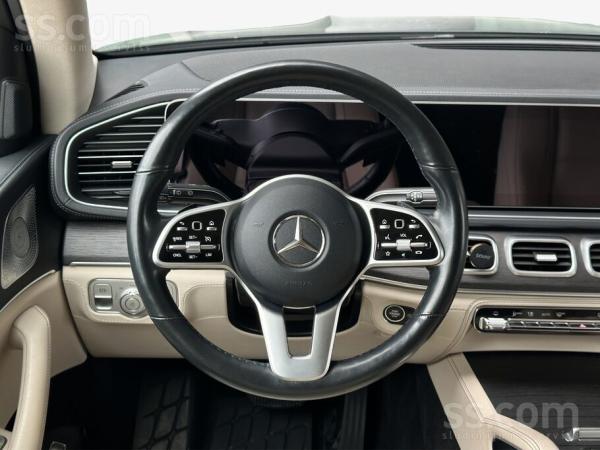Green Mercedes-Benz GLE 350 2020 in Riga, with an engine capacity of 3.00 L and mileage of 98 thousand km for 51900 €, photo 8 on AUTOMOTO.COM.LV