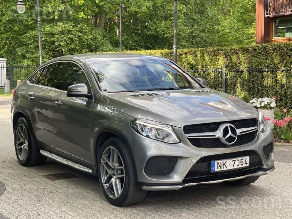 Grey Mercedes-Benz GLE 350 2015 in Riga, with an engine capacity of 3.00 L and mileage of 144 thousand km for 25900 €, photo 3 on AUTOMOTO.COM.LV