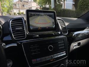 Pelēks Mercedes-Benz GLE 350 2015 Rīga, ar dzinēja tilpumu 3.00 L un nobraukumu 144 tūkst. km par 25900 €, foto 20 vietnē AUTOMOTO.COM.LV